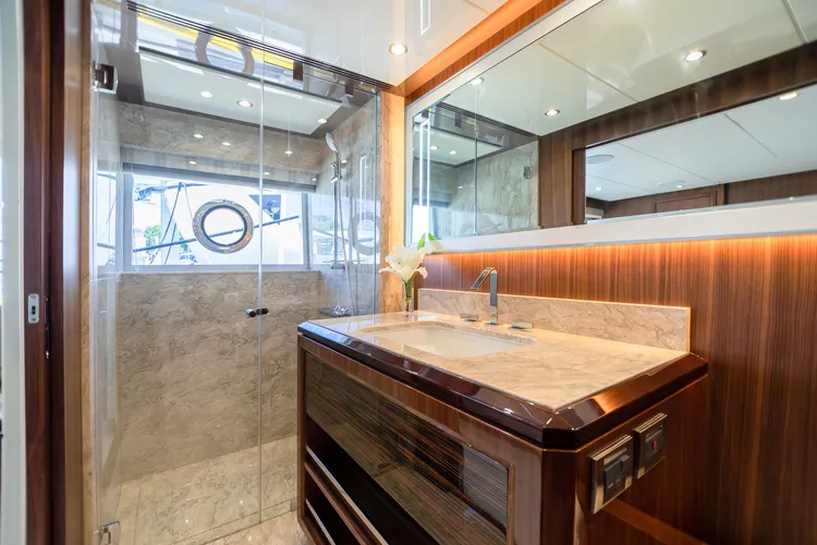 I C yacht for charter (36.1m, 2021)